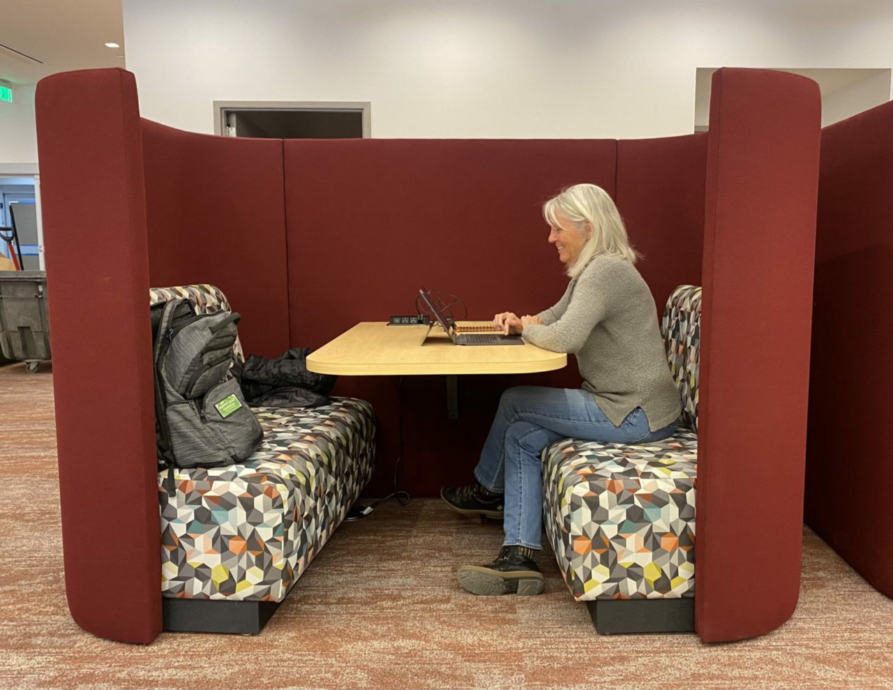 [미국] 에버그린 도서관(Evergreen Library)이 수 개월 간의 리모델링 끝에 4월에 다시 문을 열었습니다 ...